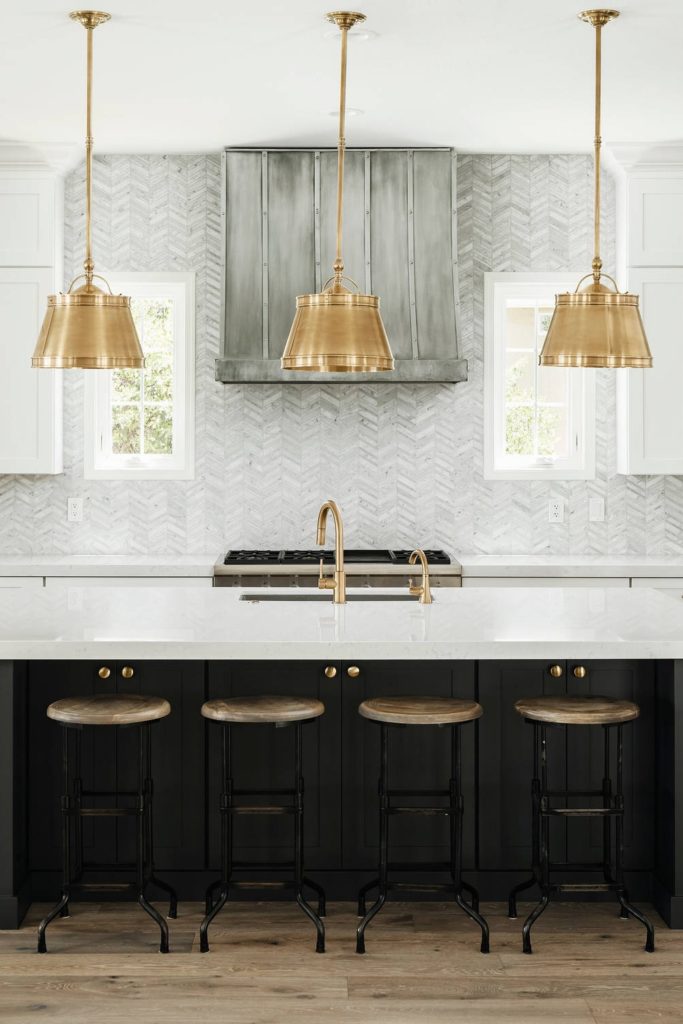 30+ Stylish Chevron Backsplash Ideas | CountertopsNews